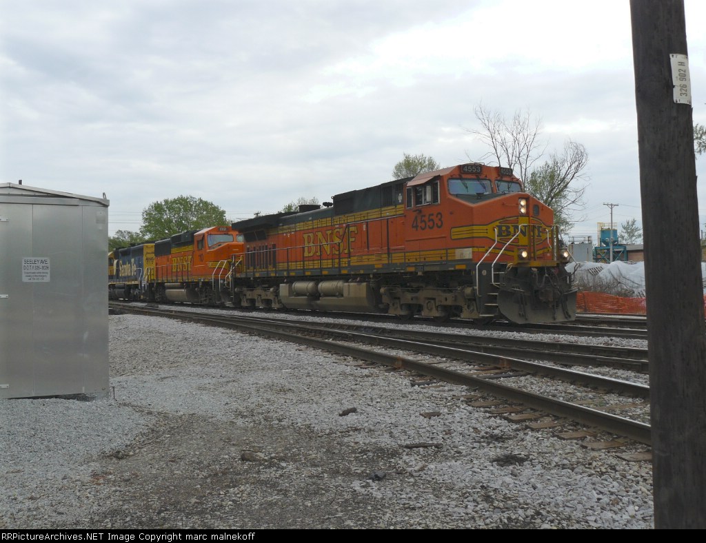 BNSF 4553